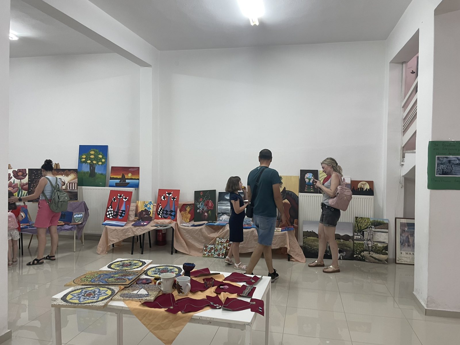 Εγκαινιάστηκε με επιτυχία η έκθεση αγιογραφίας και ζωγραφικής των ...