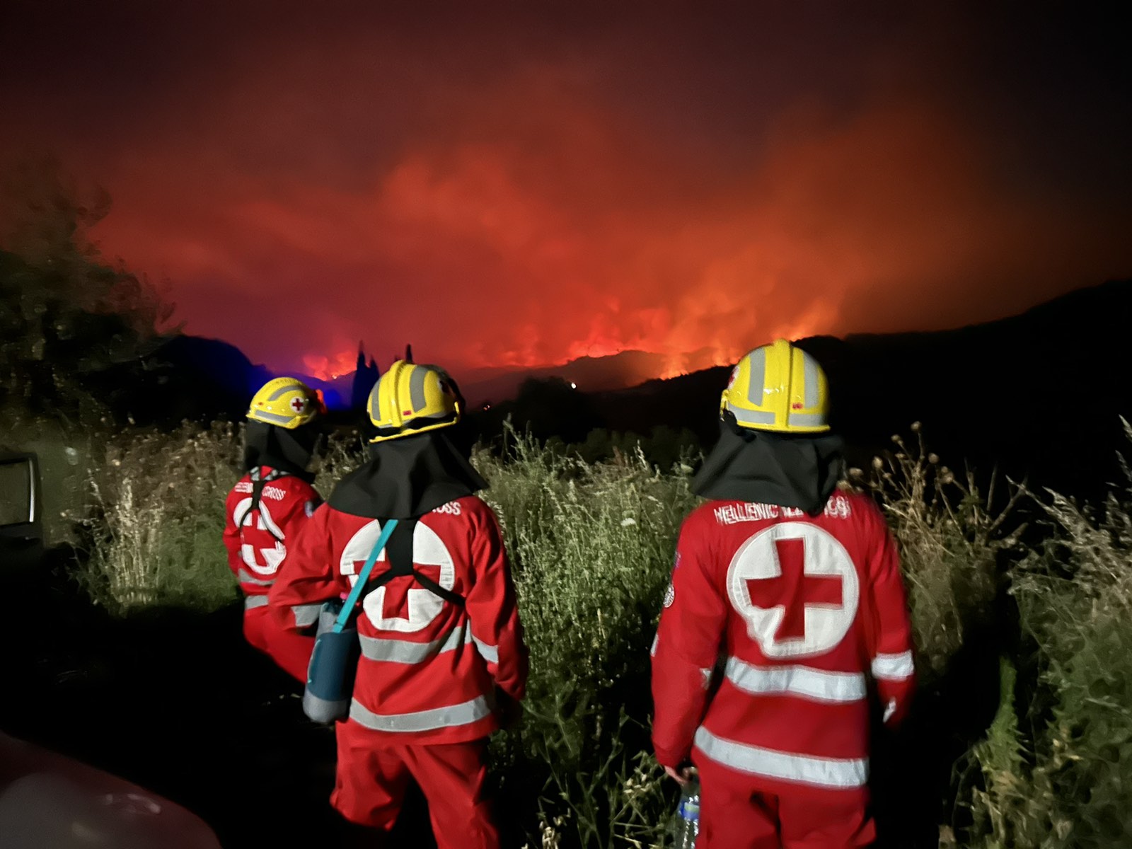 Οι εθελοντές Σαμαρείτες – Διασώστες στην πρώτη γραμμή της μάχης με τις ...