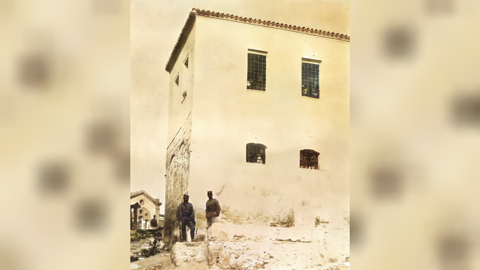 Σπάνια φωτογραφία: Όταν οι φυλακές της Λάρισας ήταν στον λόφο του ...