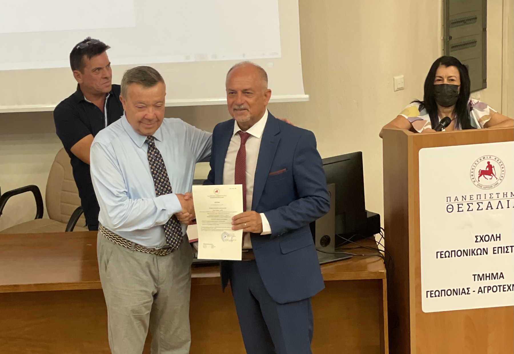 Εντεταλμένος σύμβουλος της Περιφέρειας Θεσσαλίας πήρε πτυχίο ...