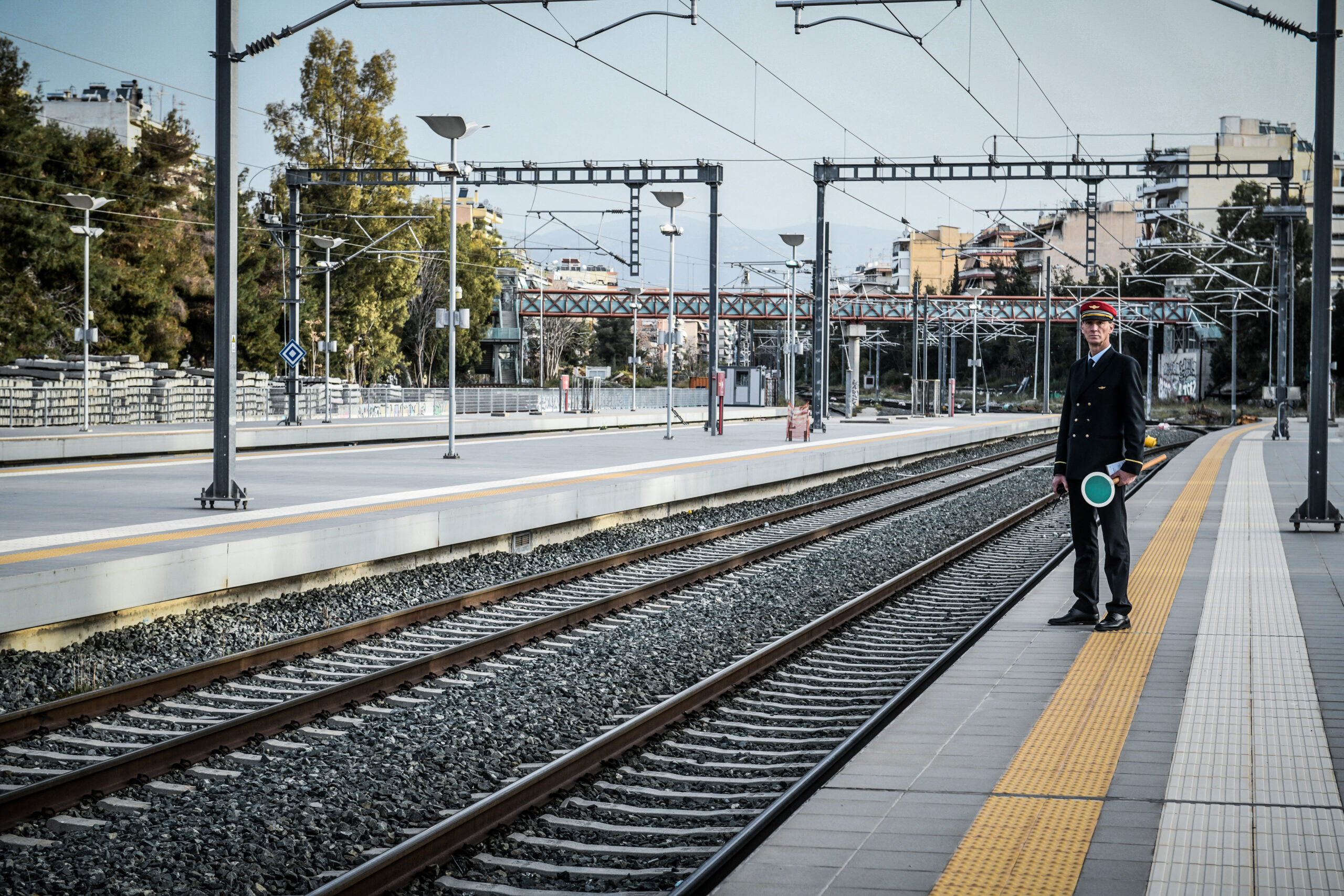 Hellenic Train για αμαξοστοιχίες του προαστιακού στο ΣΣ Αγίων Αναργύρων ...