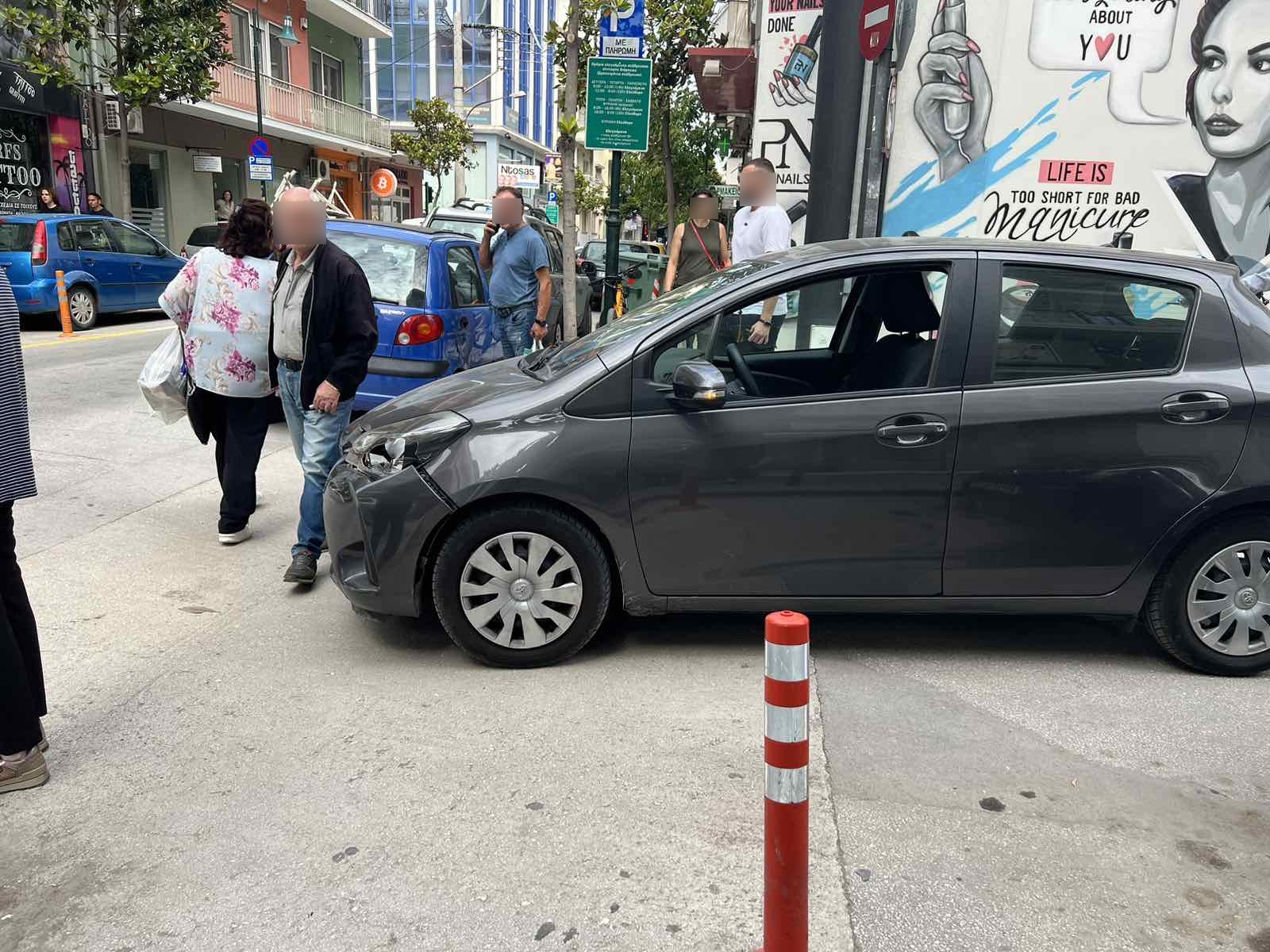 Ένας 60χρονος άνδρας τραυματίστηκε σε τροχαίο στο κέντρο τη Λάρισας ...