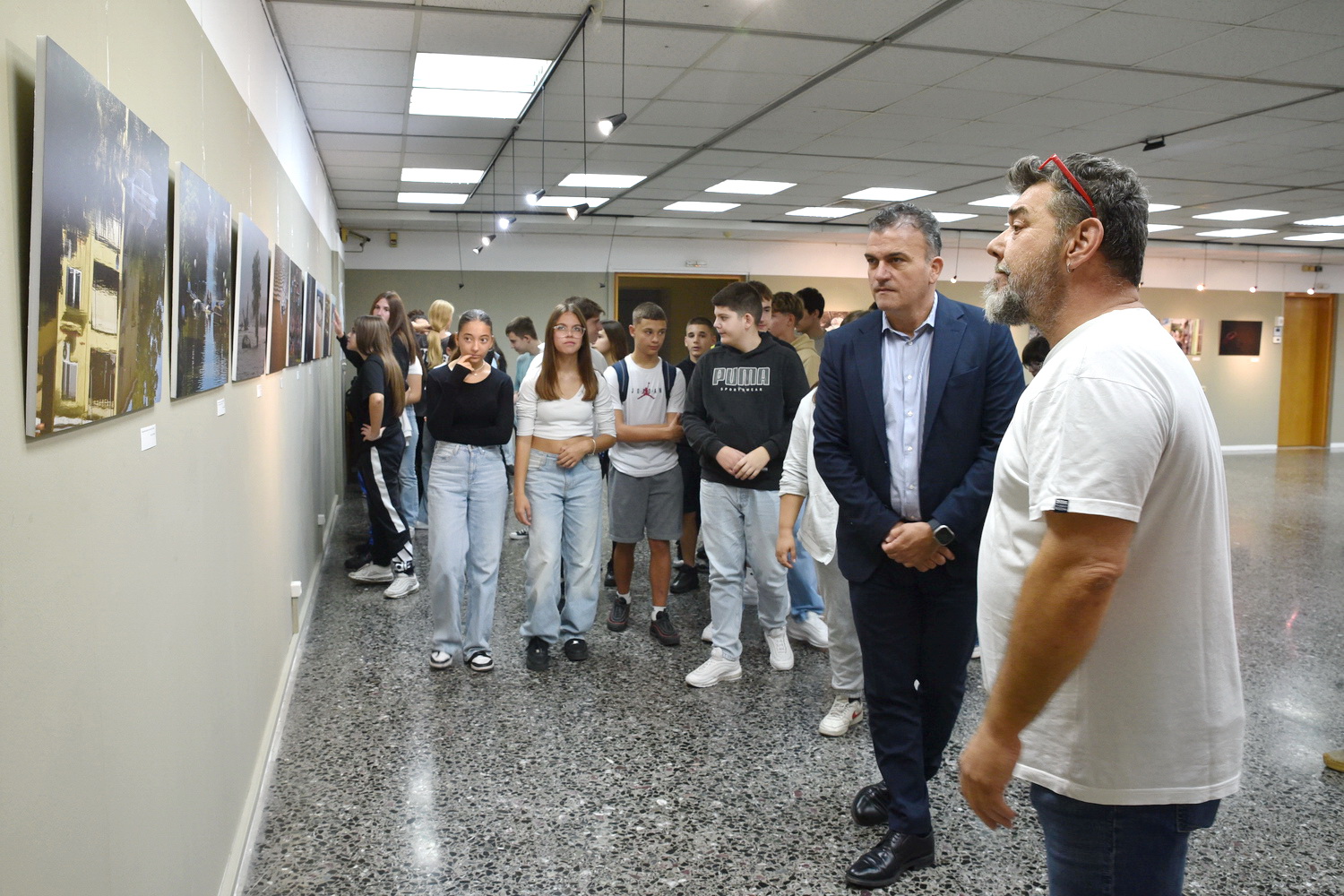 Επίσκεψη του Θανάση Μαμάκου και του 12ου Γυμνασίου στη έκθεση Daniel ...