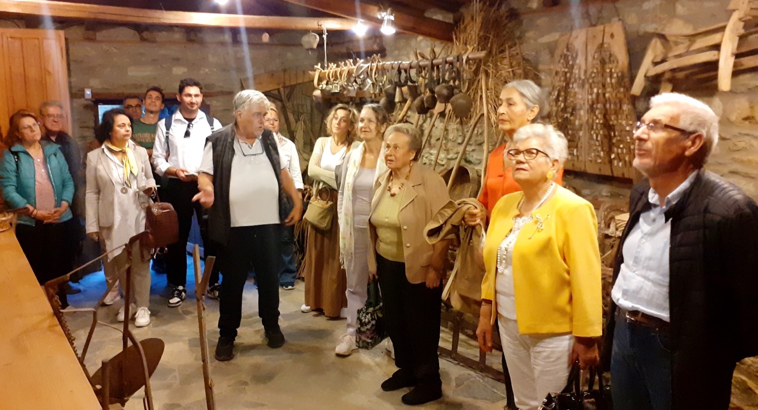 Το ΠΟΚΕΛ ξεναγήθηκε στο Μουσείο Θεσσαλικής Ζωής – ONLARISSA.GR Νέα ...