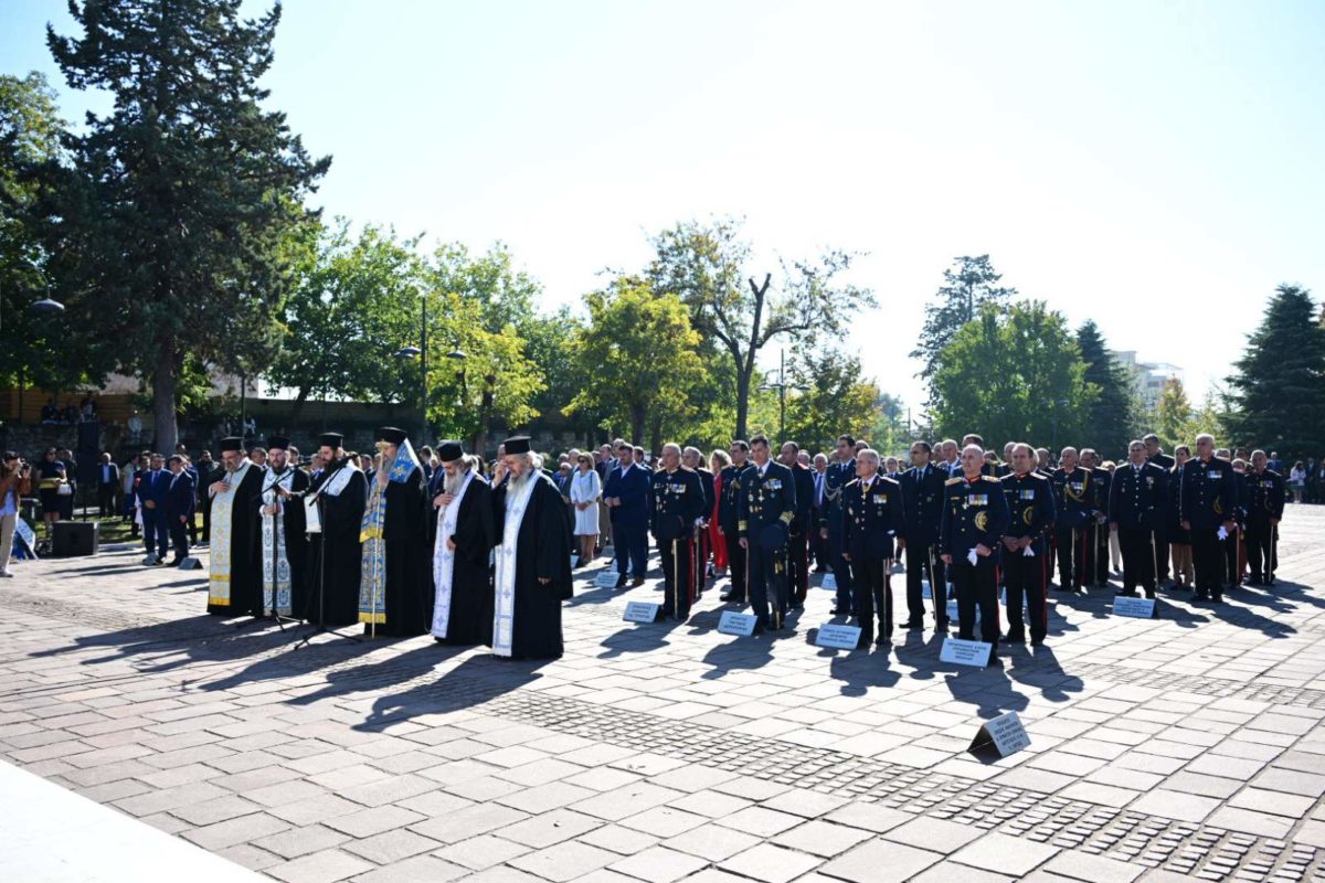 28η Οκτωβρίου: Επιμνημόσυνη δέηση και κατάθεση στεφάνων στο Ηρώο της ...