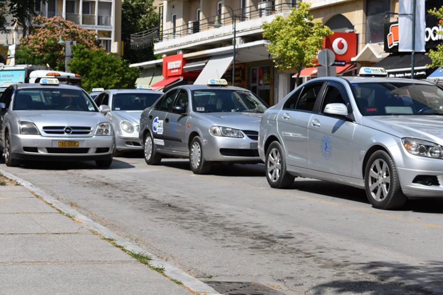 Συγκροτήθηκε σε σώμα το νέο Διοικητικό Συμβούλιο του Σωματείου Ταξί ...