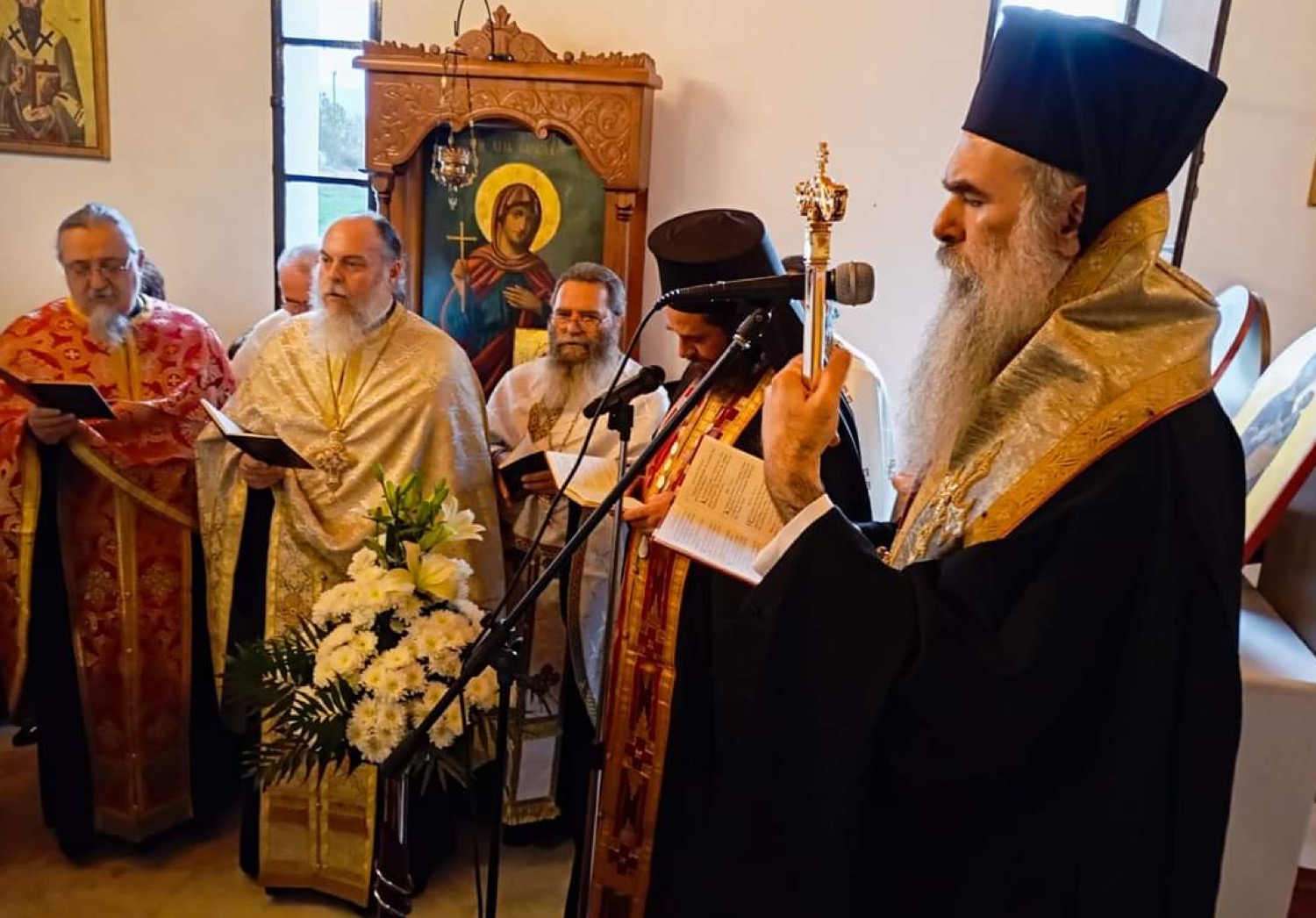 Σε κλίμα βαθιάς θλίψης η Εξόδιος Ακολουθία του μακαριστού πατέρα ...