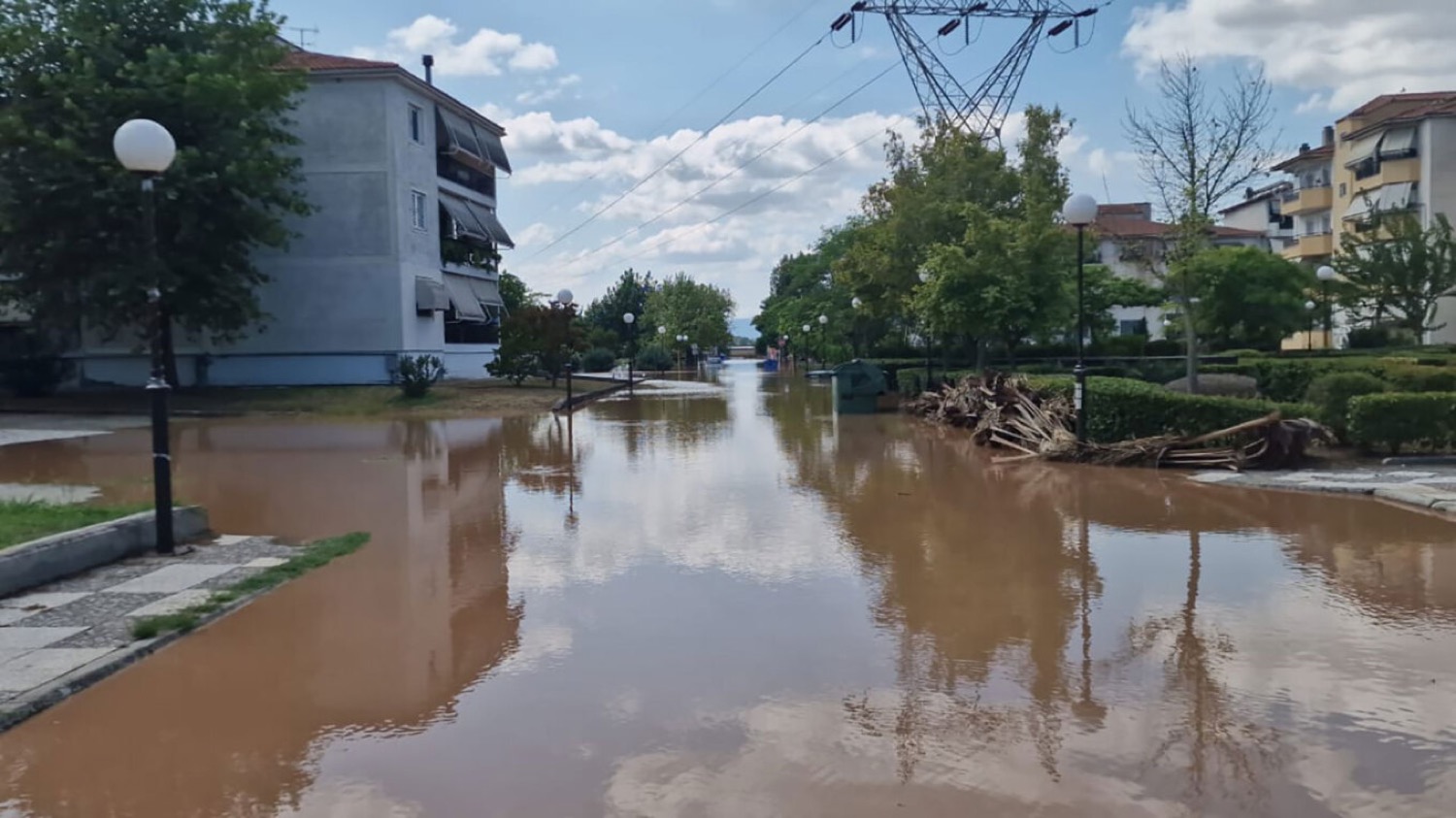 Διαμαρτύρονται οι πλημμυροπαθείς της Γιάννουλης: «Πέρασαν 14 μήνες από ...