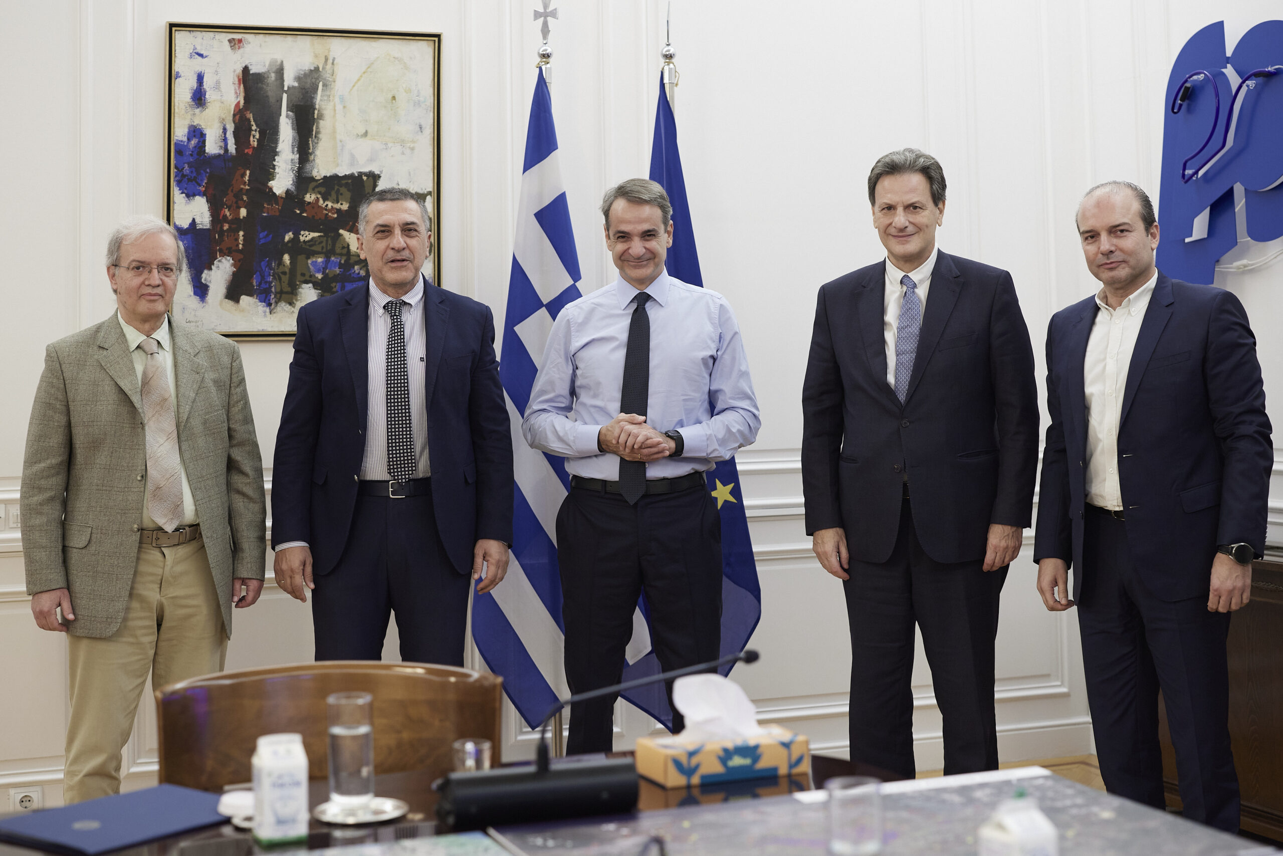 Σύσκεψη υπό τον Πρωθυπουργό Κυριάκο Μητσοτάκη για τη στελέχωση του ...