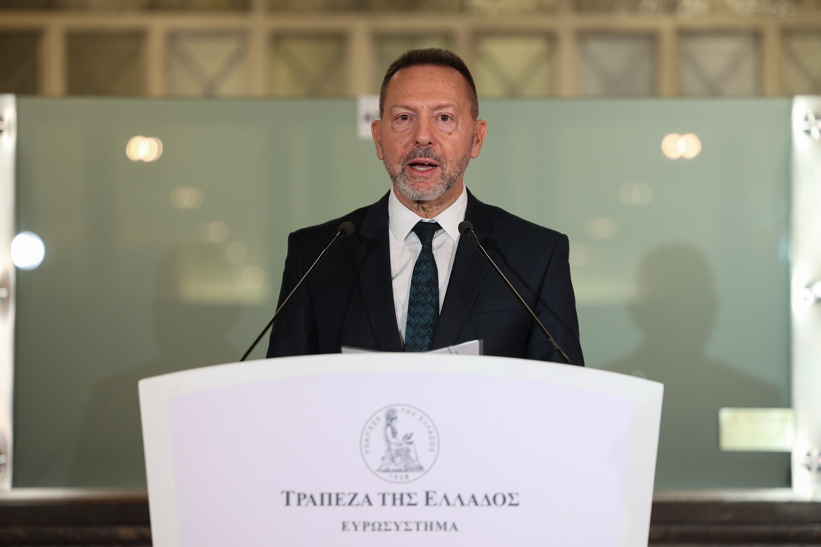 ΤτΕ για ελληνική οικονομία: Επενδύσεις και κατανάλωση τονώνουν την ...