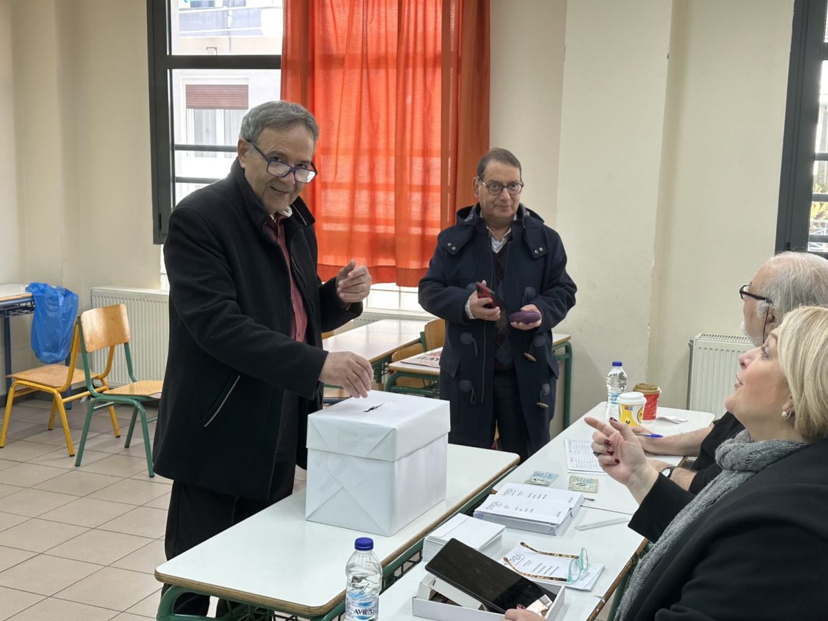 Ψηφίζουν στη Λάρισα για τις εκλογές του ΣΥΡΙΖΑ - Παν. Καλογιάννης ...