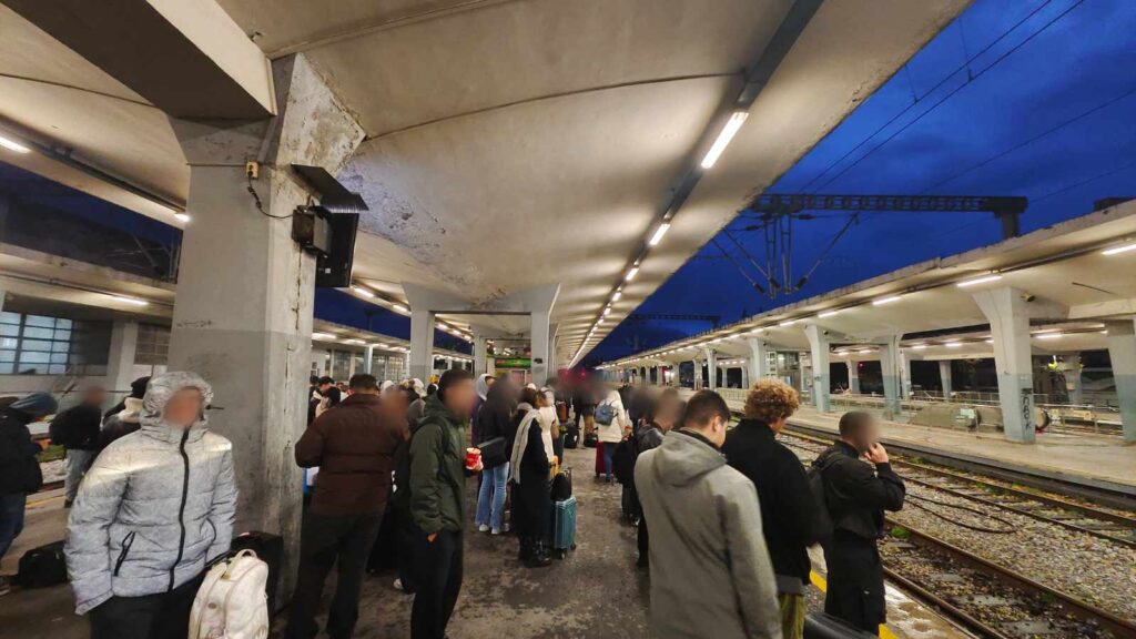 Πλημμύρισε σήραγγα στα Τέμπη: Τρένο μένει καθηλωμένο στη Θεσσαλονίκη ...