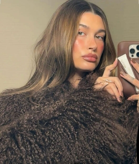 Mocha Mousse: Η πιο ζεστή απόχρωση του χειμώνα που ταιριάζει σε όλους ...