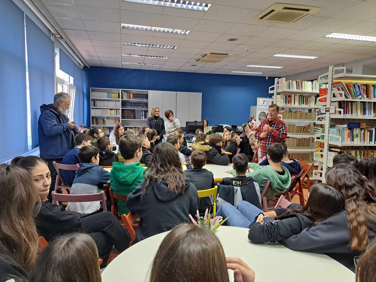 Χριστούγεννα στο 5ο Γυμνάσιο Λάρισας με τον Βαγγέλη Κολώνα (φωτό ...