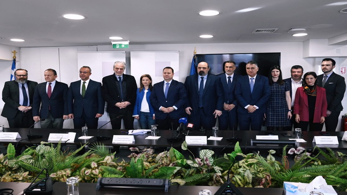 Υπογραφή σύμβασης 9,5 εκατ. ευρώ για την αποκατάσταση του Λιμένα Βόλου ...