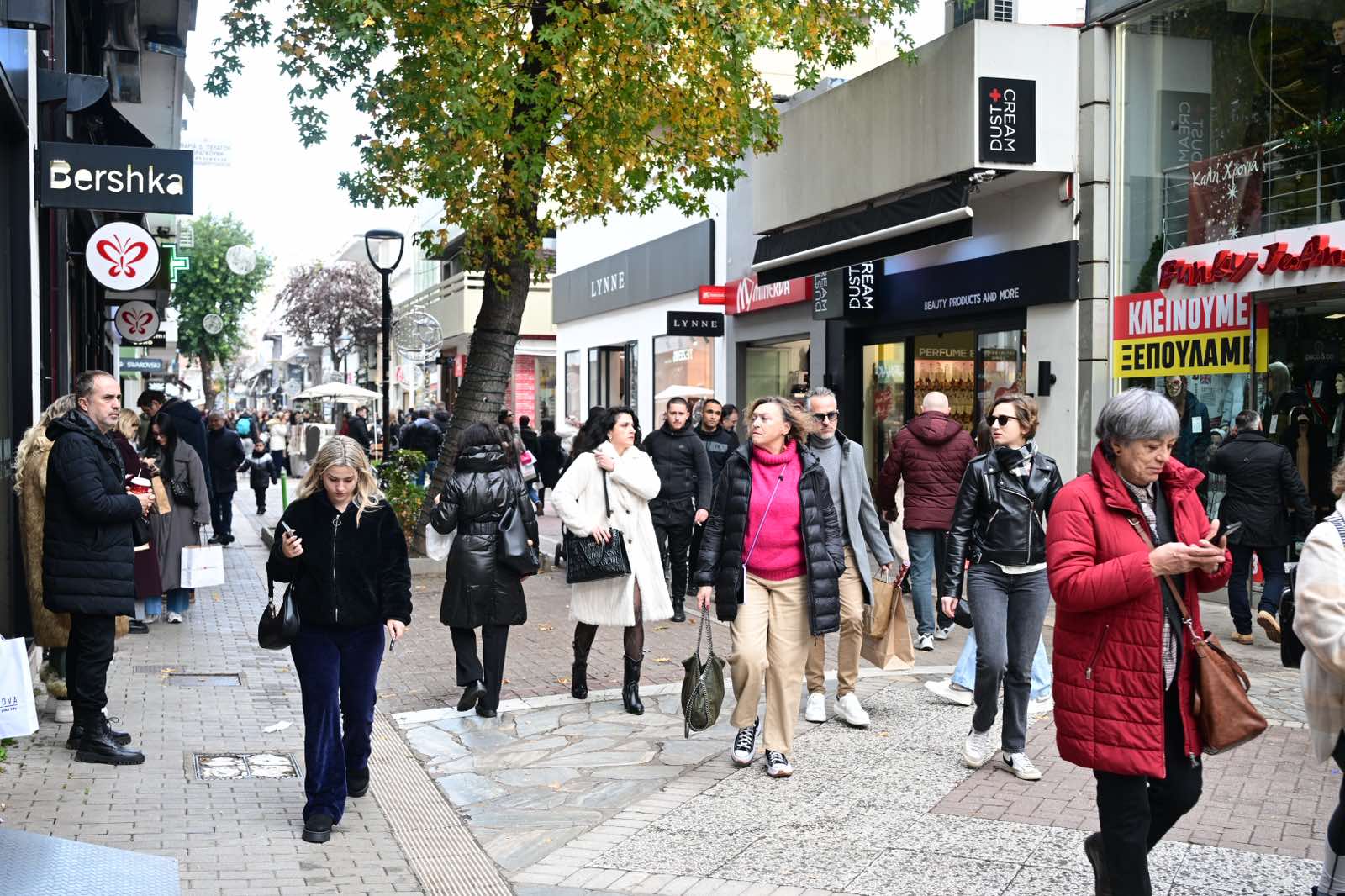 Κλειστή σήμερα η αγορά στο κέντρο της Λάρισας, ανοιχτό το Fashion City ...