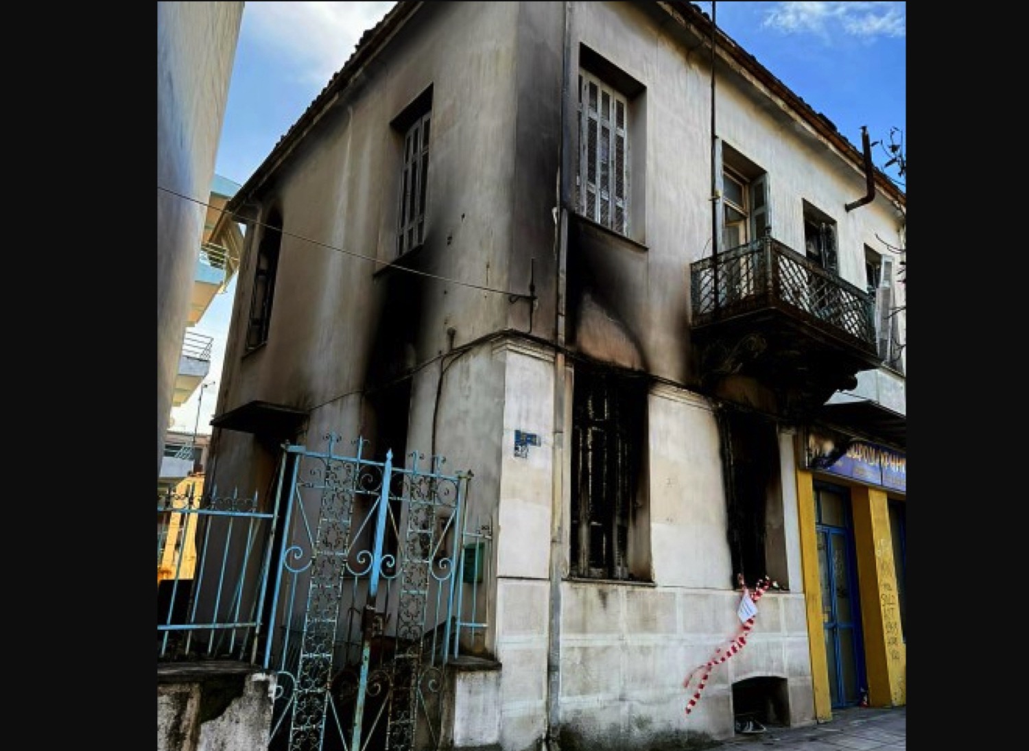 Ψάχνουν για λίρες στο καμένο σπίτι ηλικιωμένης στα Τρίκαλα – ONLARISSA ...