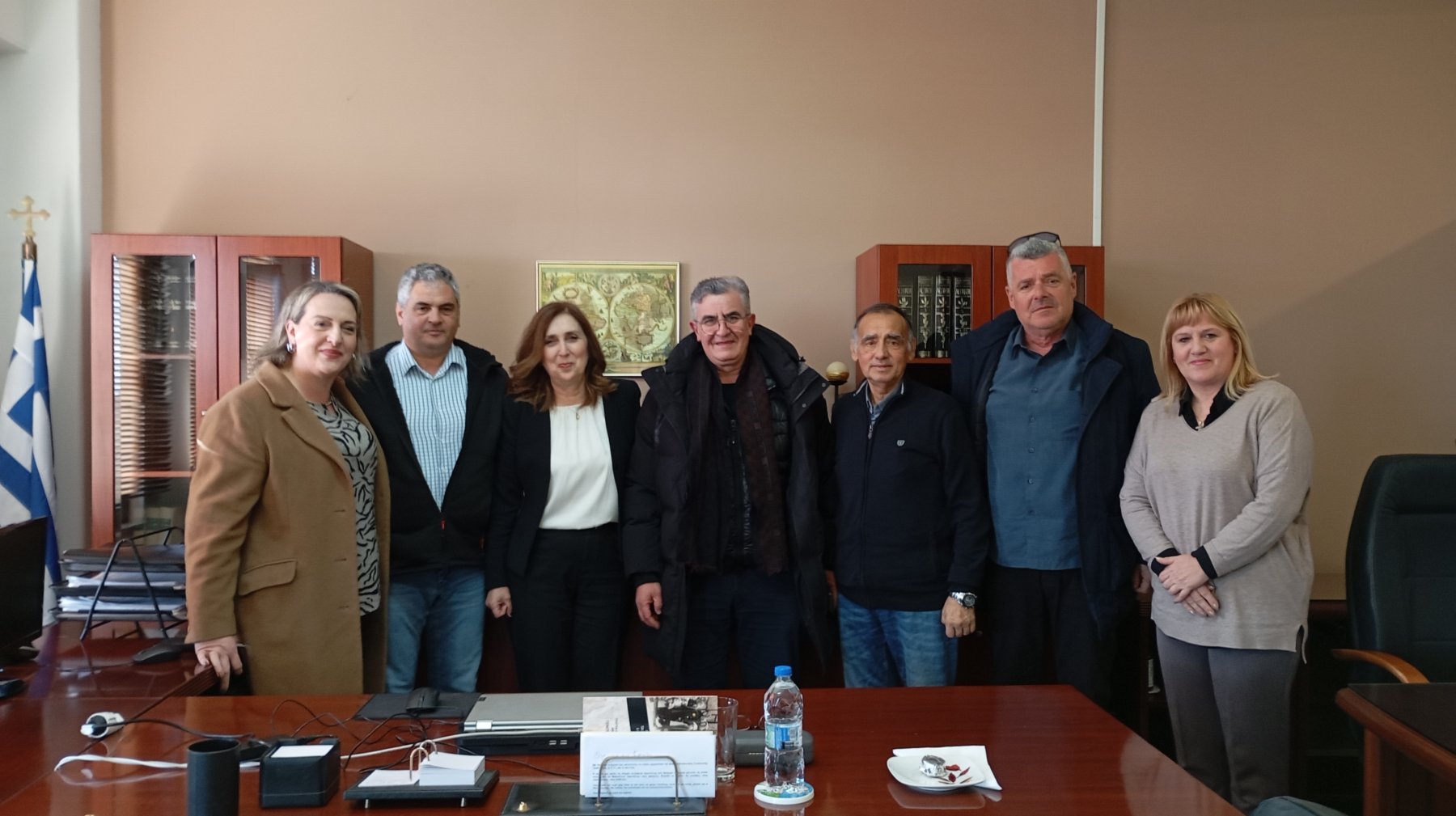 Συνάντηση Διευθύντριας Πρωτοβάθμιας Εκπαίδευσης Λάρισας με τα μέλη της ...