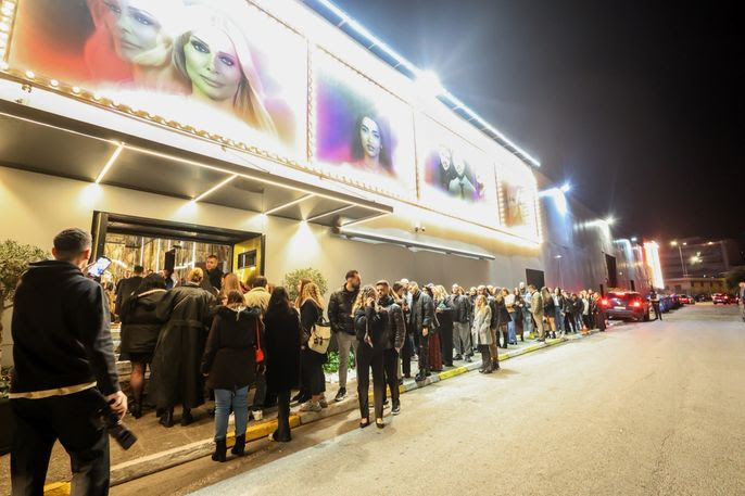 Μετά την sold out πρεμιέρα, ο Apon επιστρέφει στην Ακτή Πειραιώς για ...