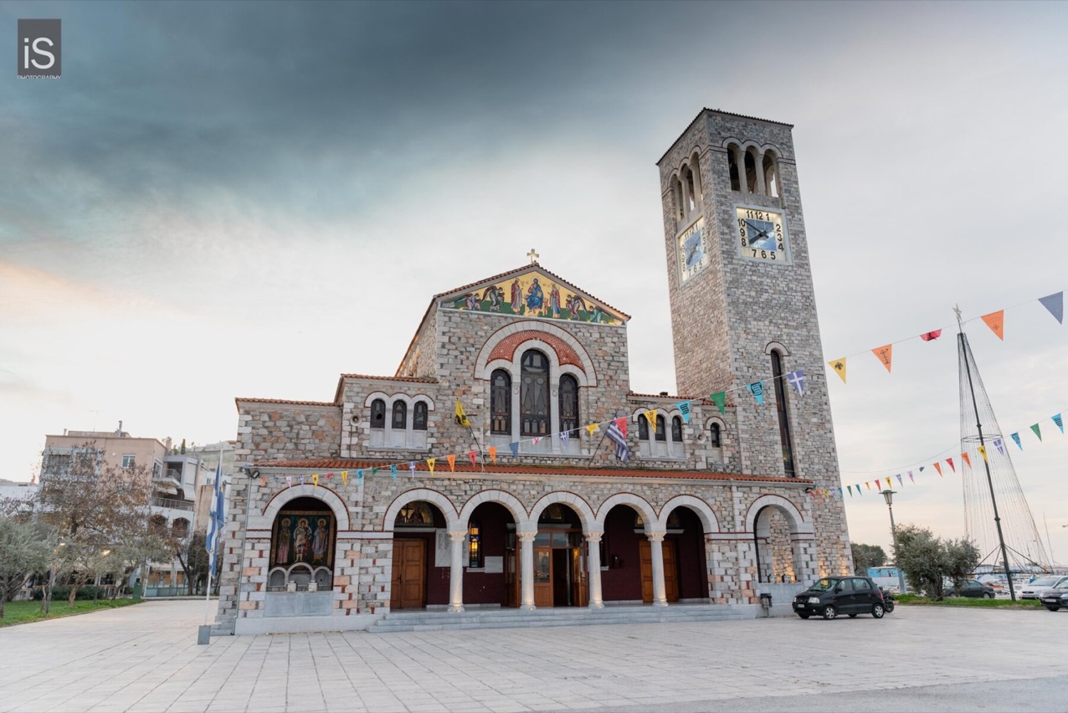 Βόλος: Όσα δεν ξέρετε για τον εμβληματικό Ιερό Ναό των Αγίων ...