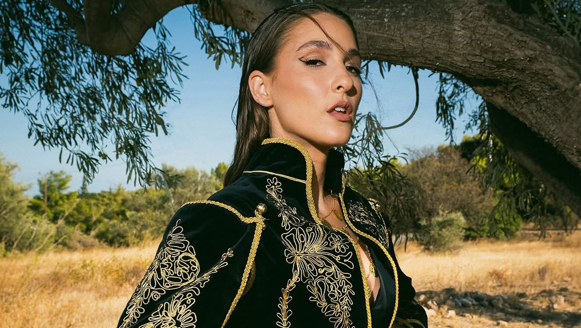 Evangelia: Το viral hit “Vále” κυκλοφορεί και επίσημα – ONLARISSA.GR ...