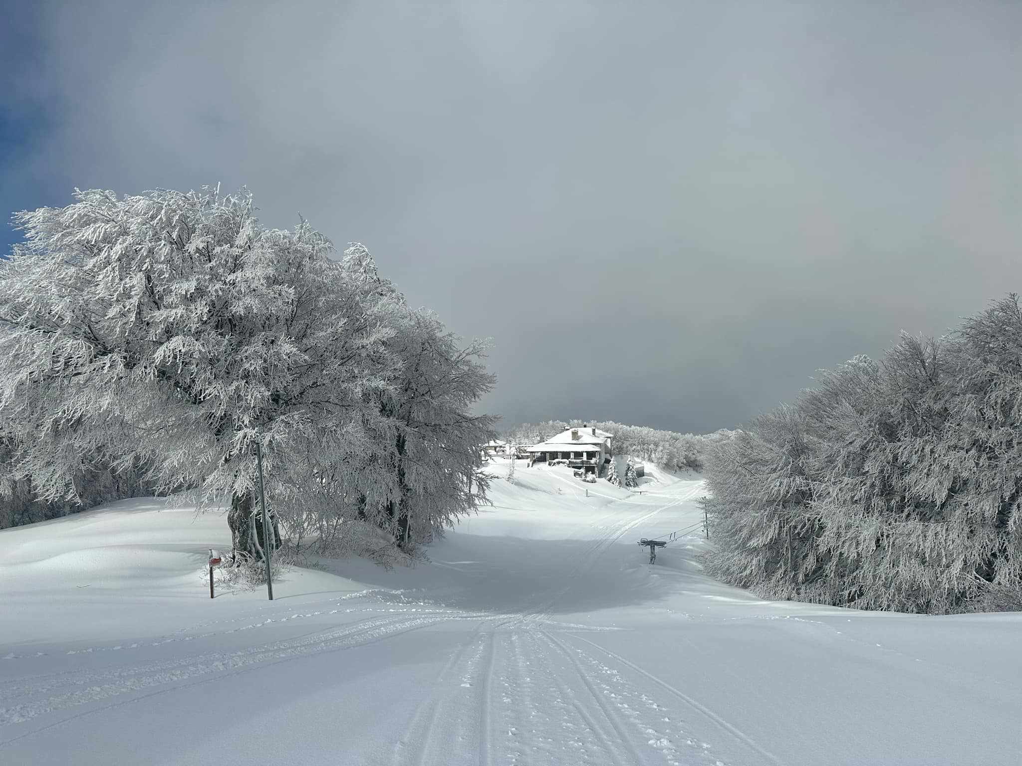 Εντυπωσιακές εικόνες που «κόβουν την ανάσα» από το Χιονοδρομικό Κέντρο ...