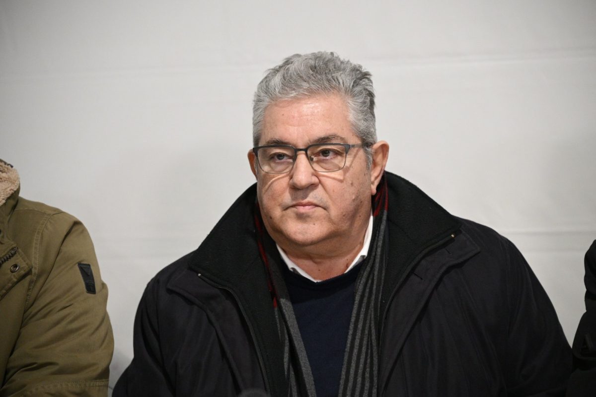 Κουτσούμπας από το μπλόκο της Γυρτώνης: «Το ΚΚΕ θα κάνει ό,τι περνάει ...