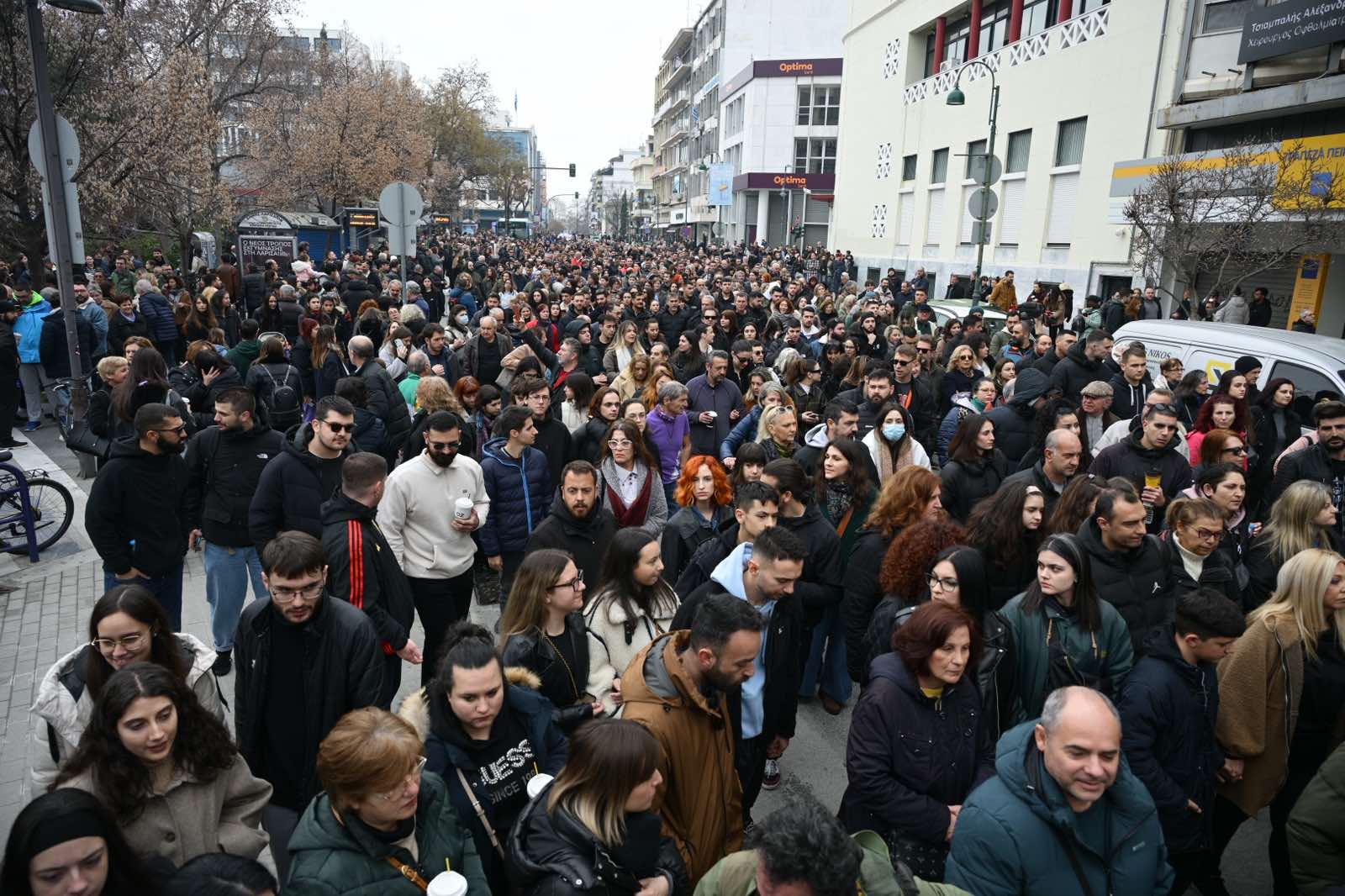 Εργατικό Κέντρο Λάρισας: Πανεργατική απεργία και συγκέντρωση στις 28 ...
