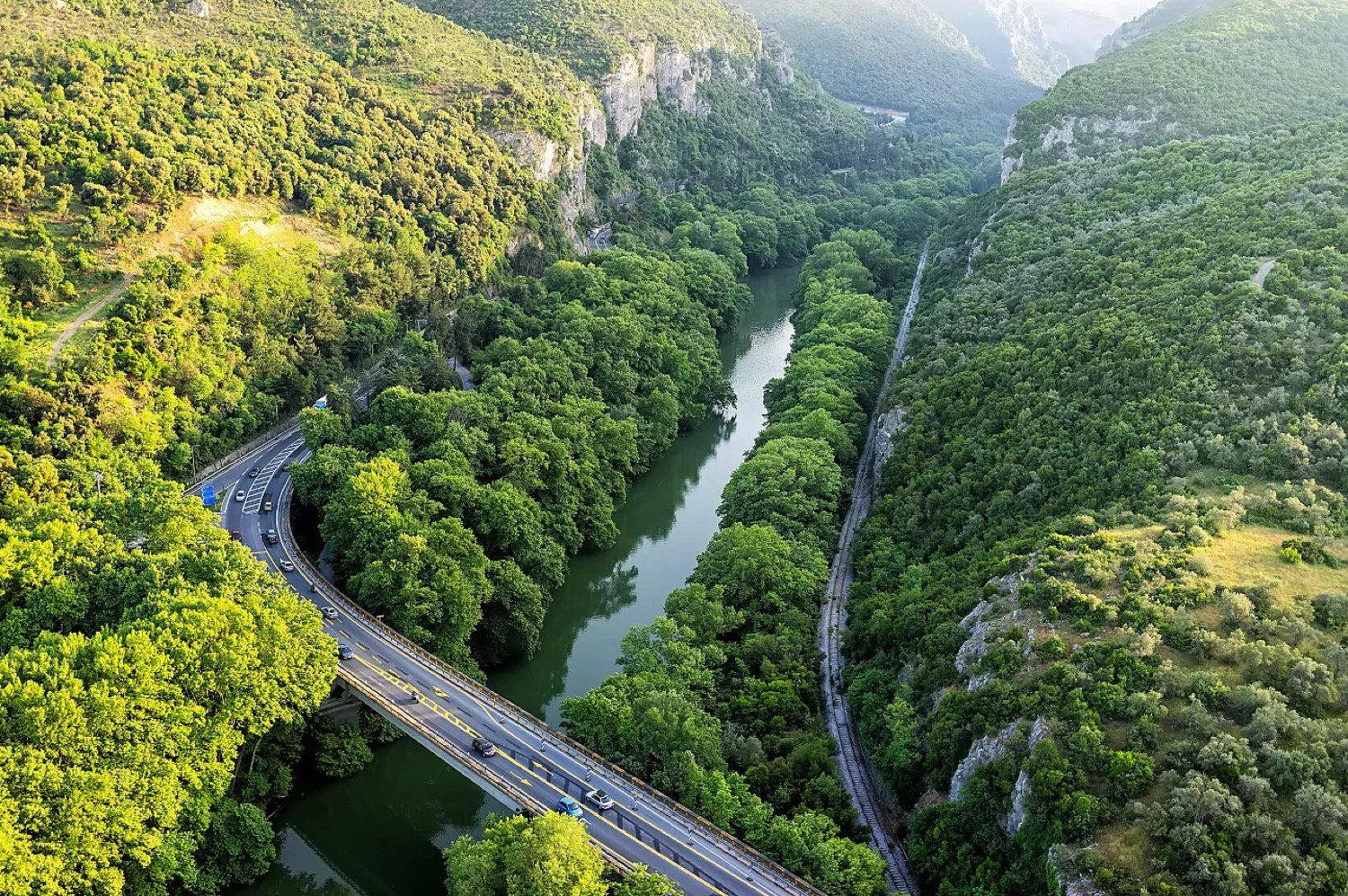 Λάρισα: Κλειστή αύριο Τρίτη η Κοιλάδα των Τεμπών λόγω συντήρησης μέτρων ...