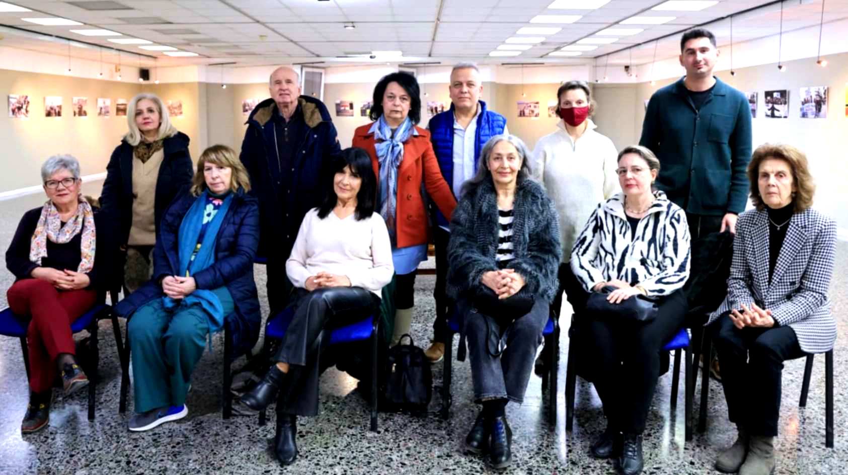 Την έκθεση φωτογραφίας για την τραγωδία των Τεμπών επισκέφθηκε το ...