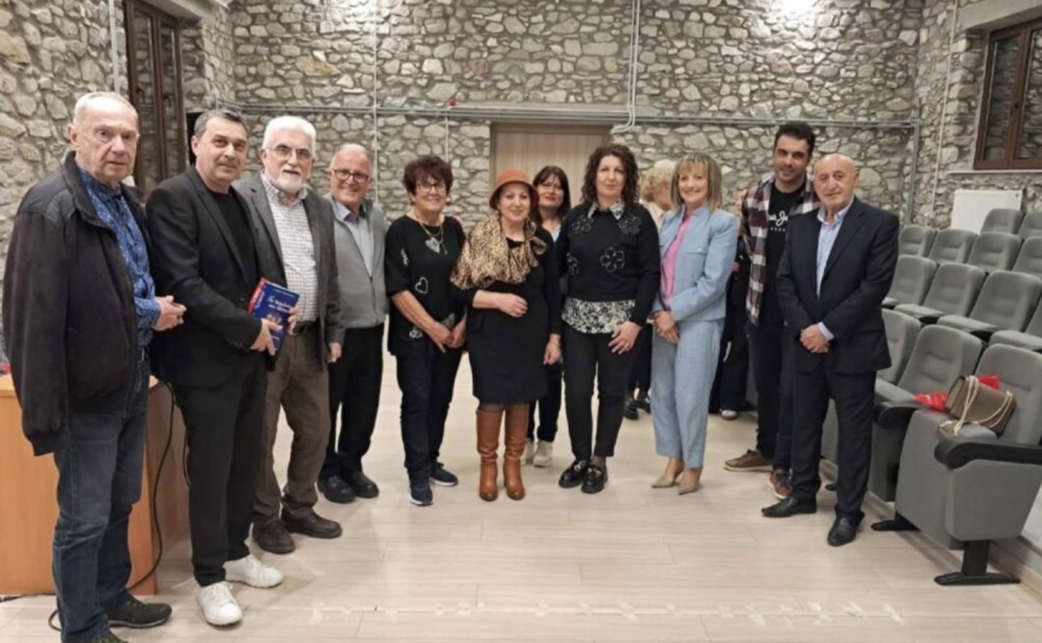"Τα διαμάντια του Πόντου" παρουσιάστηκαν στην Ελασσόνα – ONLARISSA.GR ...