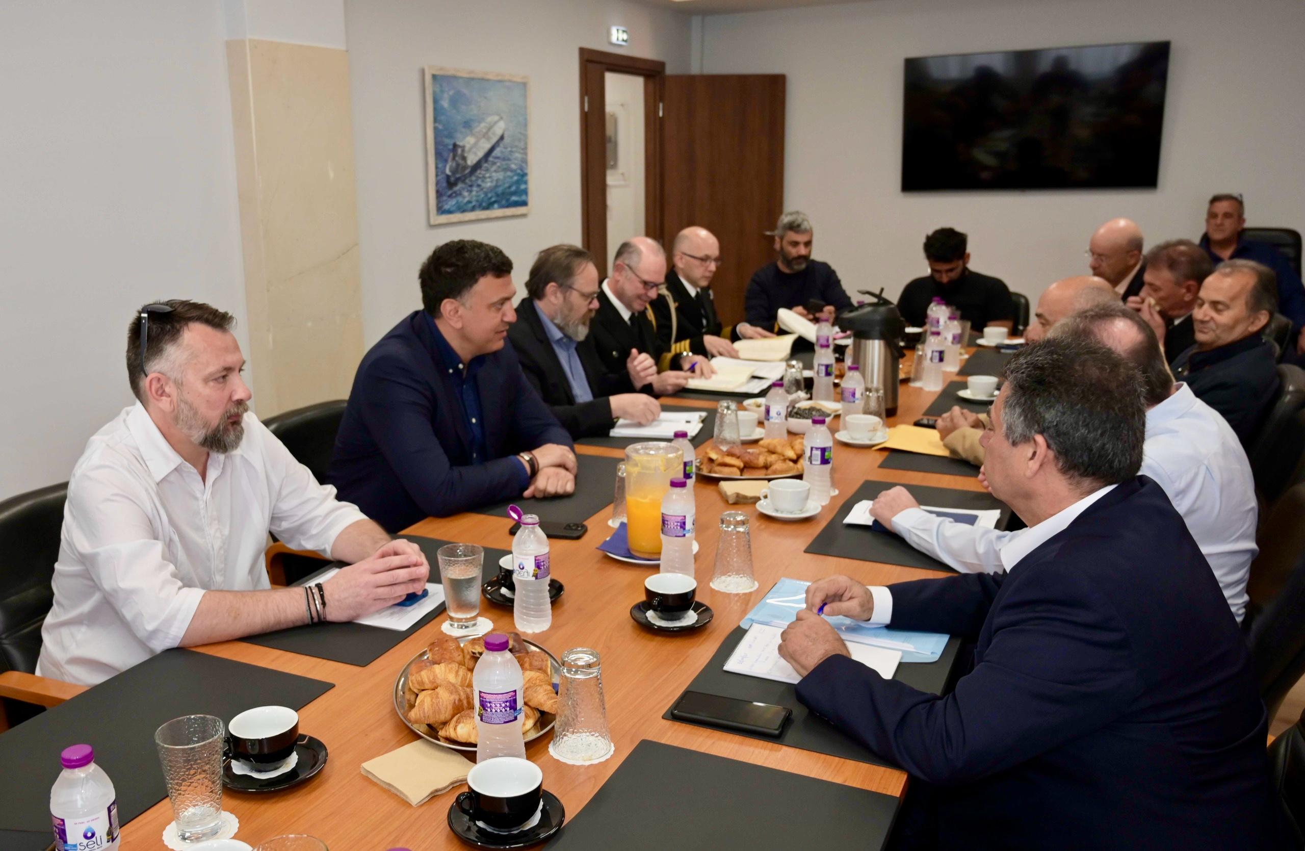 Β. Κικίλιας στη συνάντηση με ΠΝΟ: Θα συνεργαστούμε με εντιμότητα και ...