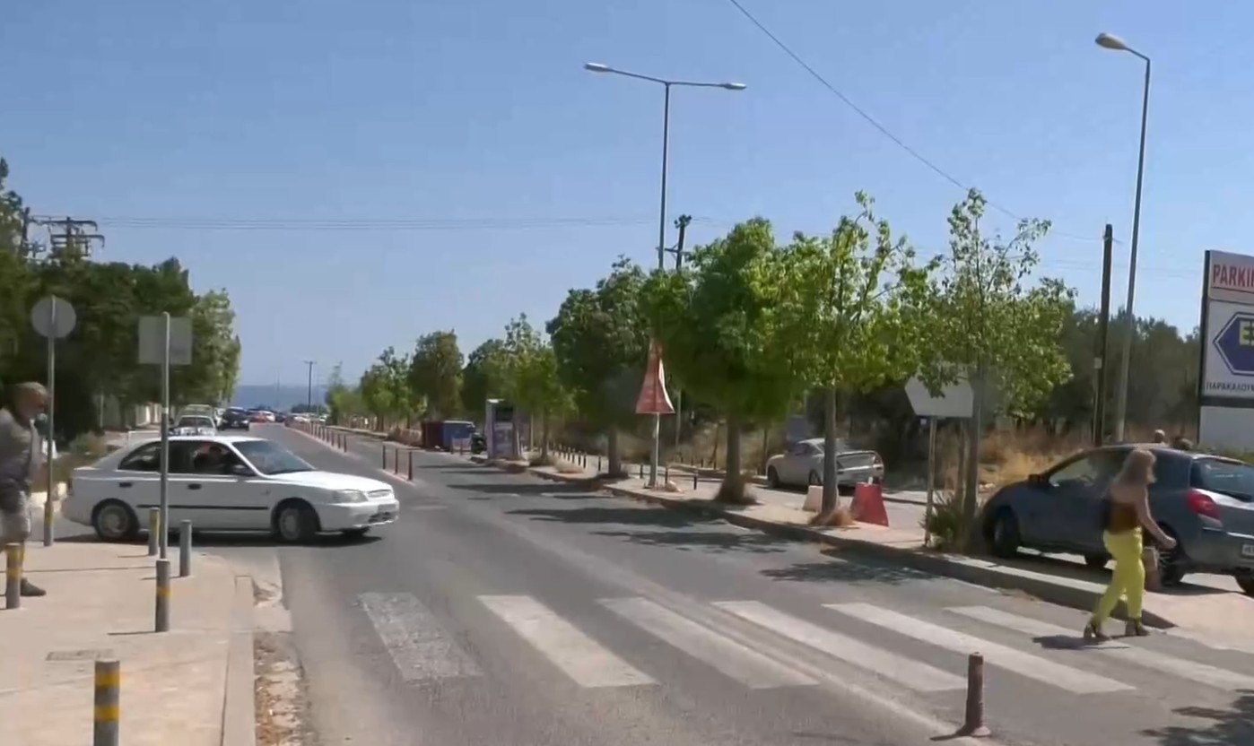 Τραγωδία στην Πέτρου Ράλλη: Μοτοσυκλέτα παρέσυρε και σκότωσε ηλικιωμένο ...