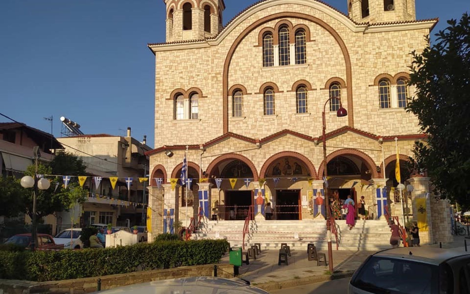 Πανηγυρίζει το Ιερό Παρεκκλήσιο της Αγίας Παρασκευής του Ι. Ν. Αγίου ...