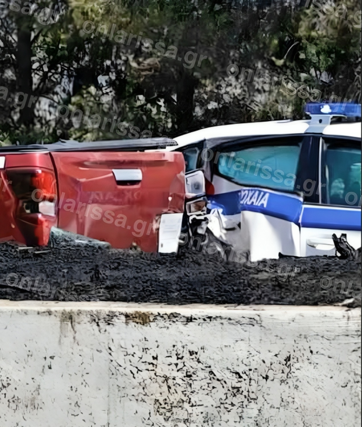 Λάρισα: Κινδύνευσαν και πυροσβέστες εκτός από αστυνομικούς στο τροχαίο ...