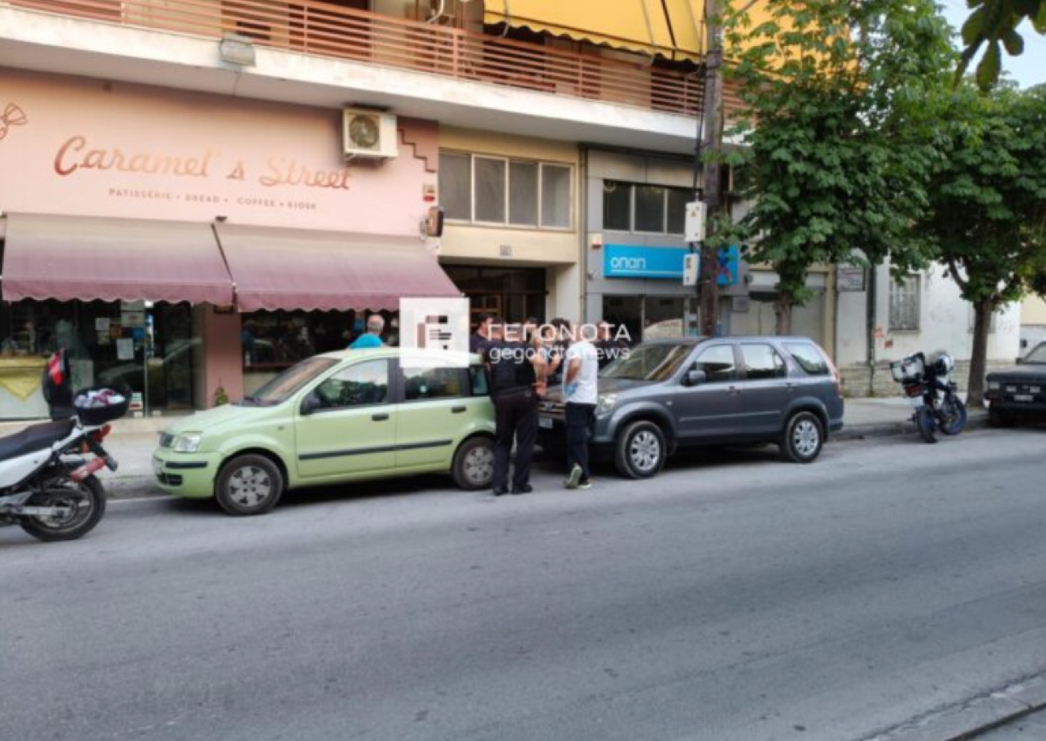Σοκ στον Βόλο: Ζούσε μέσα στο σπίτι με τον νεκρό πατέρα του επί 7 ...