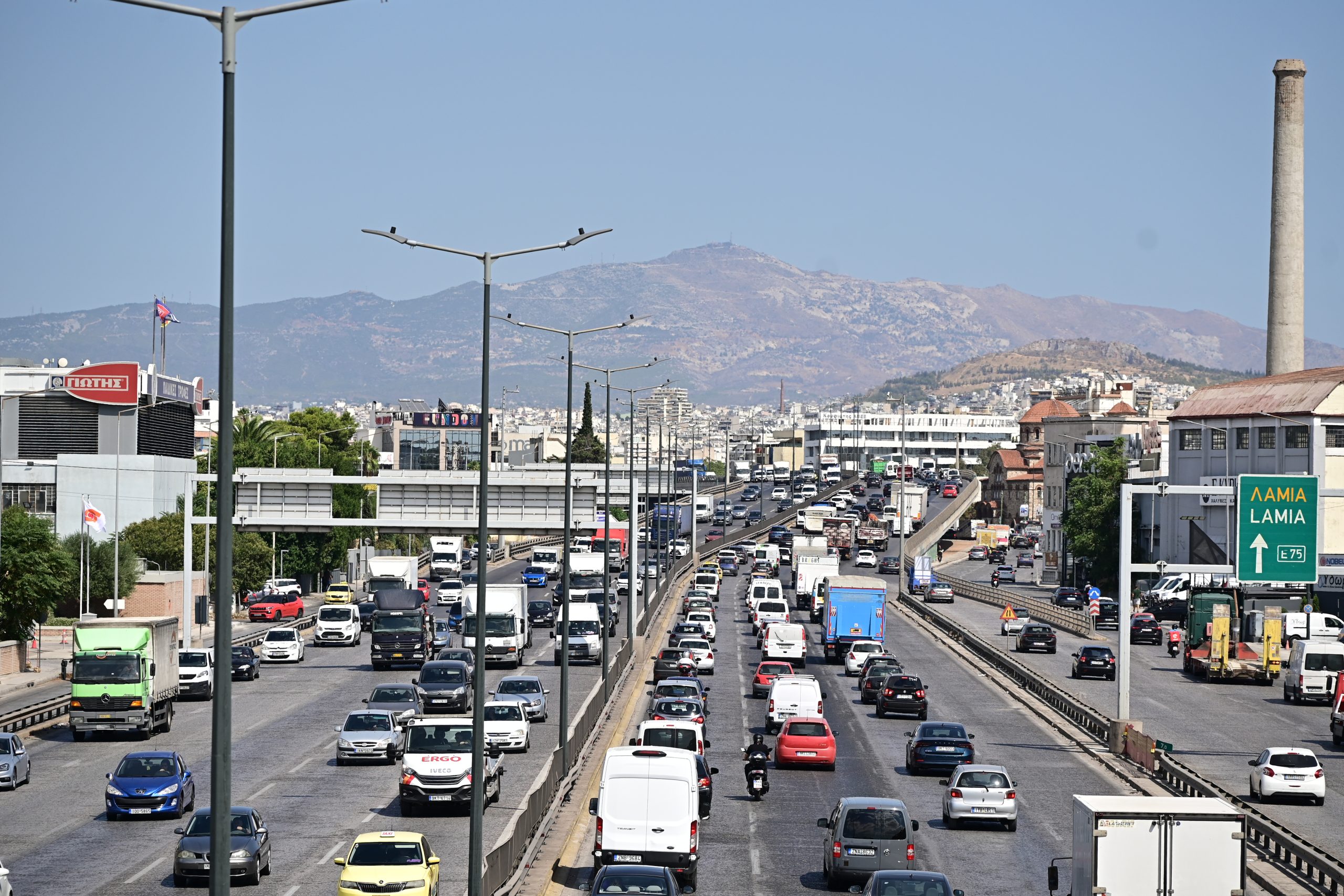 Κυκλοφοριακό «μαρτύριο» στην Αθήνα: Μεγάλες καθυστερήσεις σε Κηφισό, Λ ...