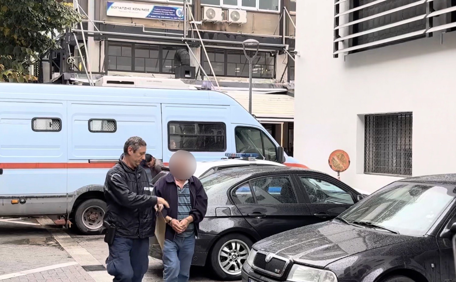 Λάρισα: Παραδόθηκαν στις Αρχές τα δύο αδέρφια που αναζητούνταν για την ...