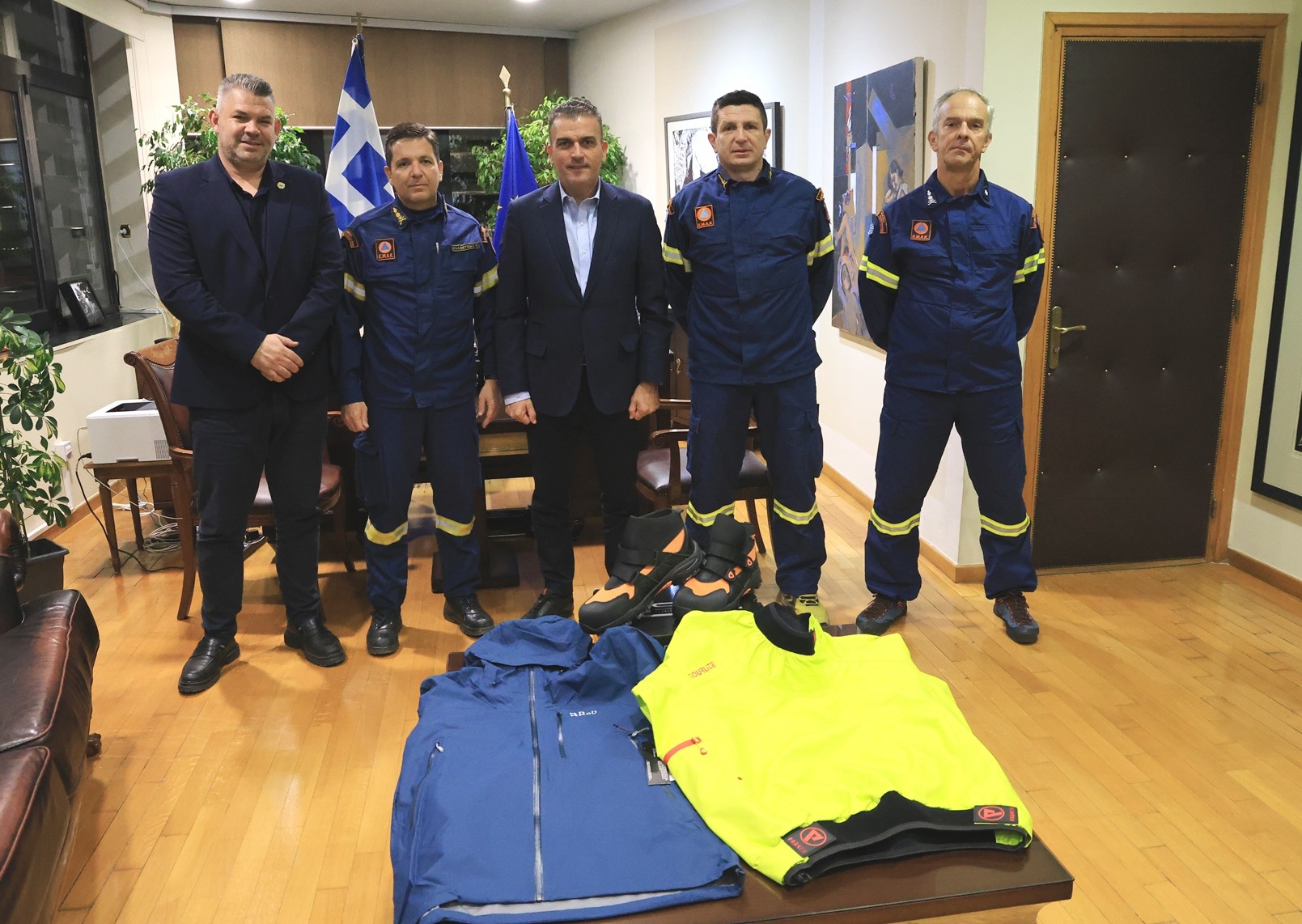 ΔΕΥΑΛ: Ενισχύει την 8η ΕΜΑΚ με εξοπλισμό - Μαμάκος: «Ελάχιστο δείγμα ...