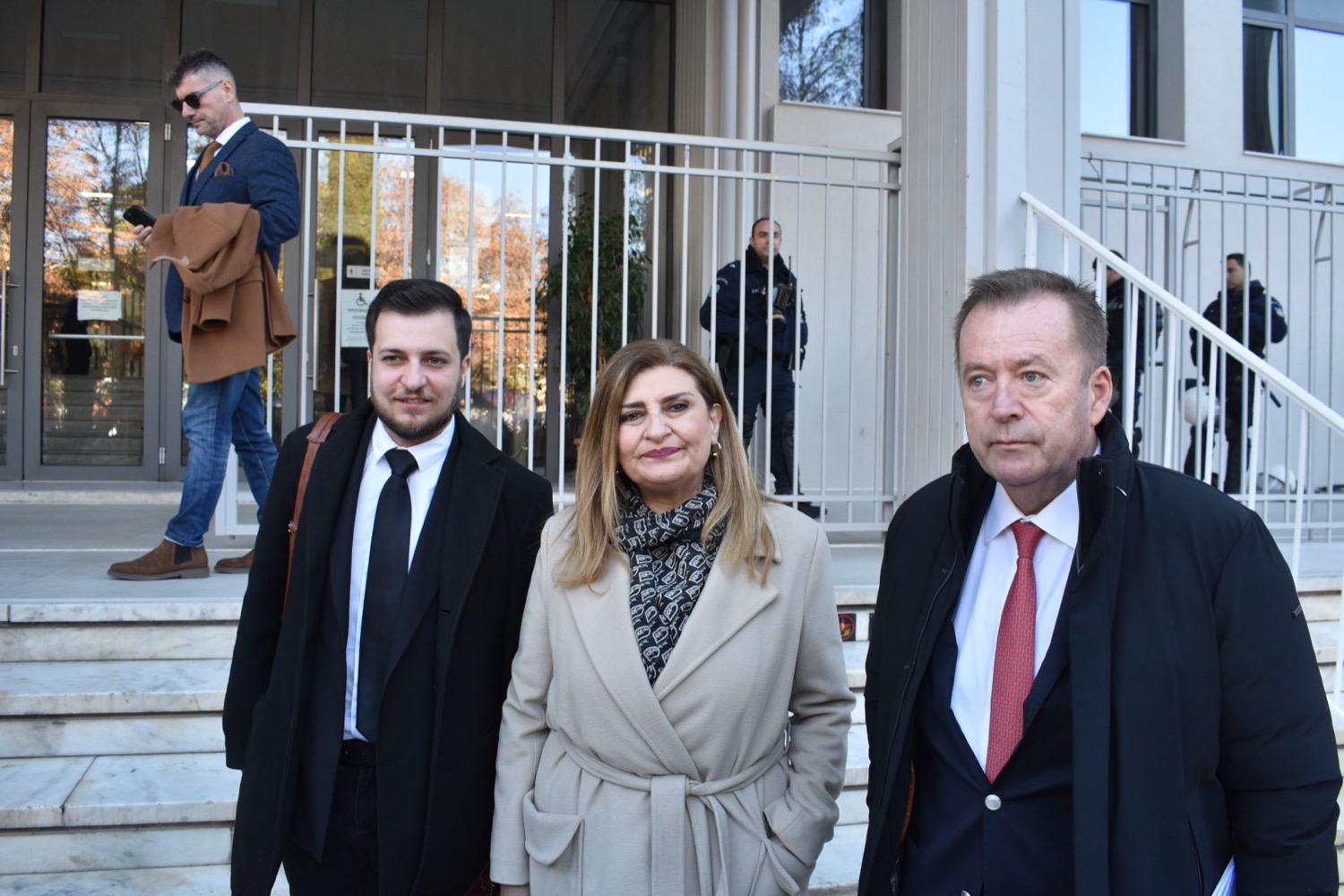 Αναβλήθηκε για το νέο έτος η δίκη των δύο αγροτών στη Λάρισα (βίντεο ...