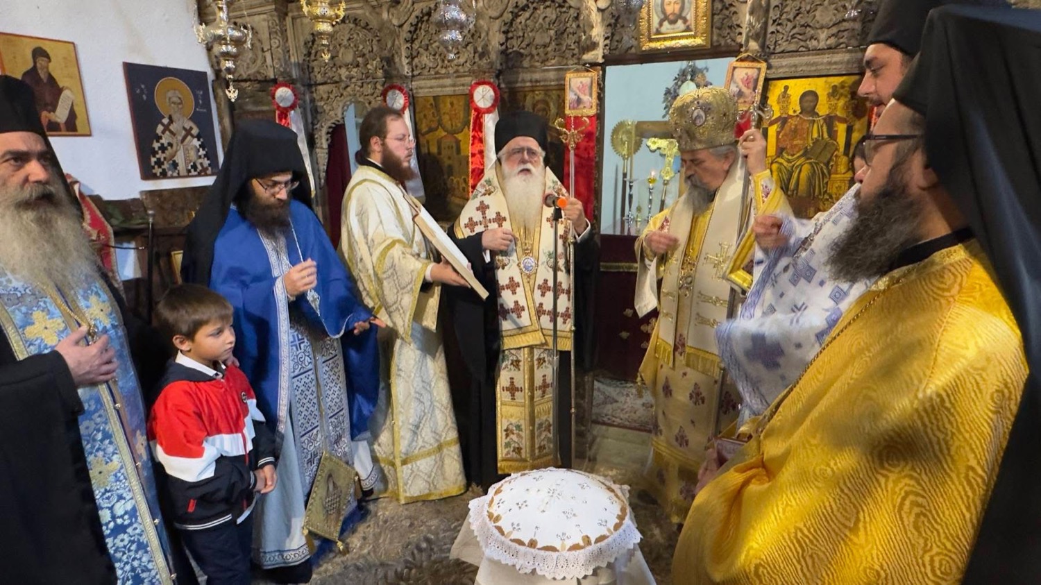 Τελέστηκε το τεσσαρακονθήμερο μνημόσυνο του Αρχιμανδρίτου Χρυσοστόμου ...