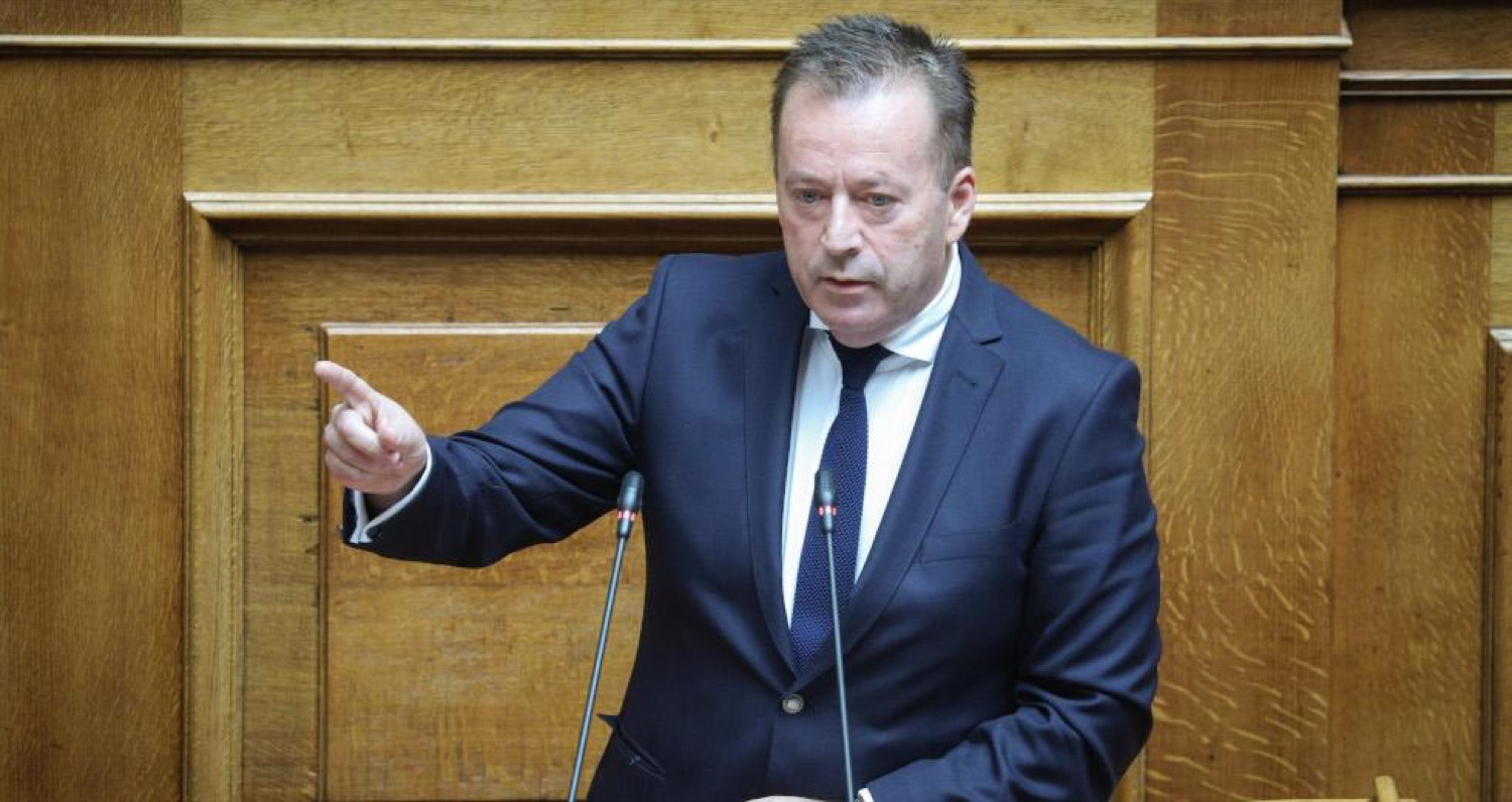 Κόκκαλης για 481 εργαζόμενους στο Υπουργείο Μετανάστευσης: «Αθέτηση ...